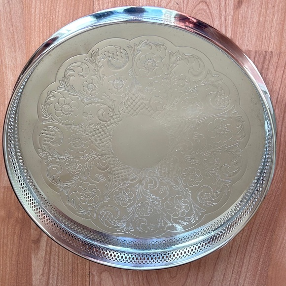 Raimond | Dining | Raimond Italy Round Chased Metal Tray With Borders ...